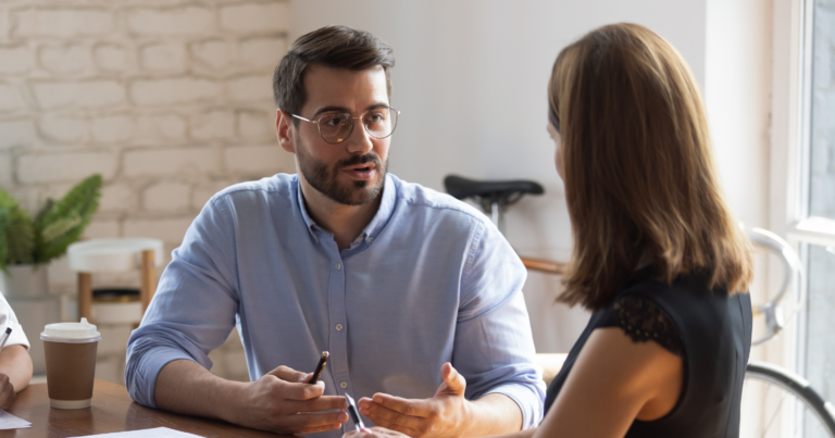 8 behaviors of an emotionally independent man, according to psychology