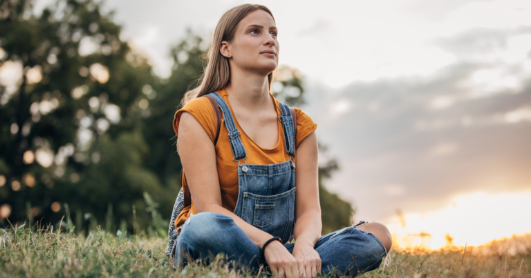 7 signs someone has mastered the art of emotional restraint, according ...